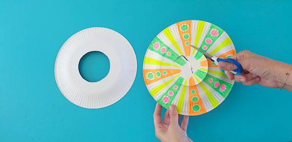 Paper Plate Frisbee – Maped Helix UK